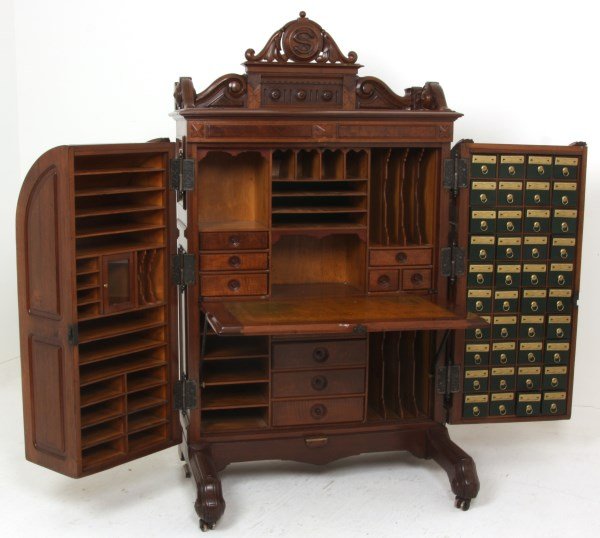 Standard Grade 3 Hinge Wooton Desk : Lot 303