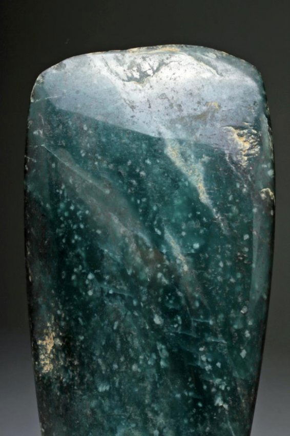 Huge Olmec Jade Celt : Lot 313