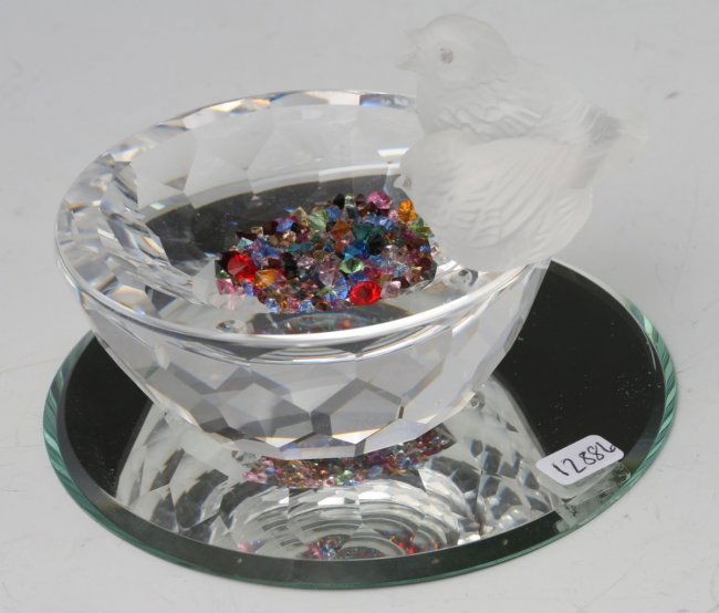 SWAROVSKI CRYSTAL FIGURINE BIRD BATH : Lot 35016