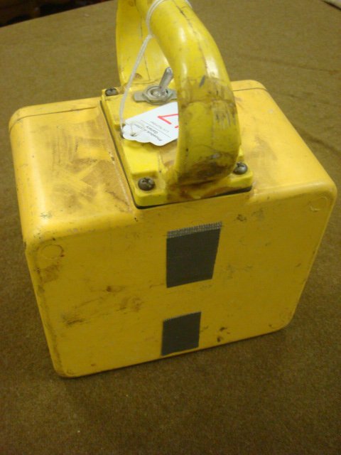 17: US NAVY Battle Lantern: : Lot 17