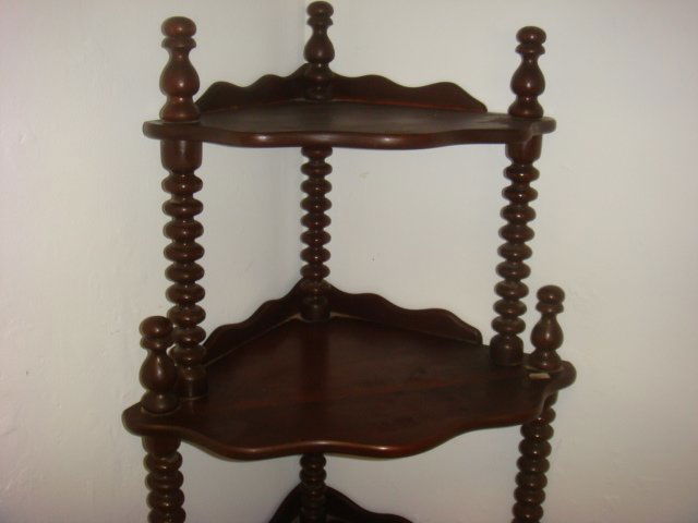 Mahogany 5 Tiered Corner What Not Shelf: : Lot 154