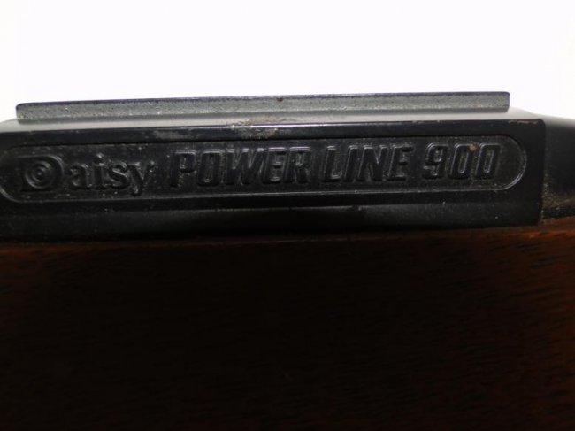 A Daisy Powerline 900 air pellet gun. : Lot 37