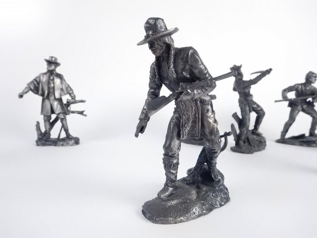 Ronald Cameron, 10 Pewter Figures : Lot 336