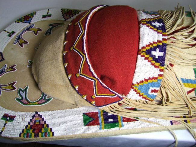 Native American Beaded Cradle Board : Lot 71