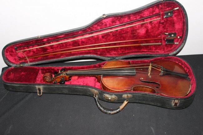 JOSEPH GUARNERIUS CREMONAE 1720 COPY - LABEL INSIDE : Lot 105