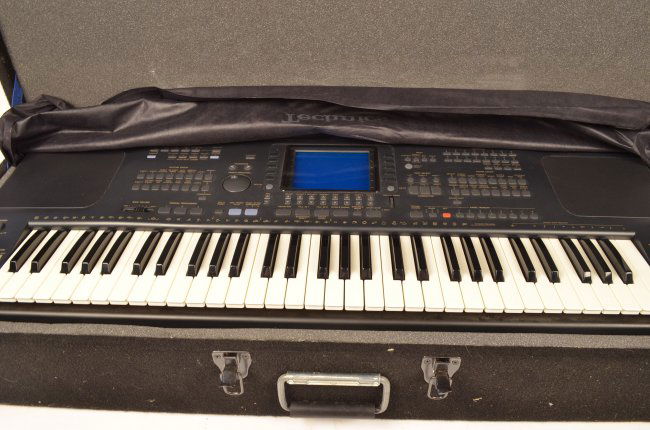 Technics KN2000 PCM Keyboard : Lot 125A