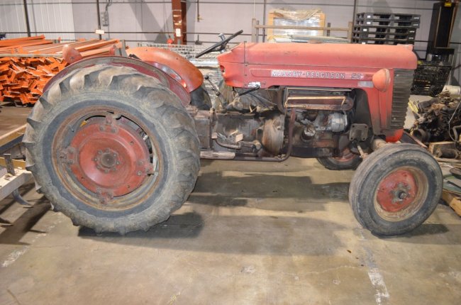 1956 Massey - Ferguson 50 Tractor : Lot 19