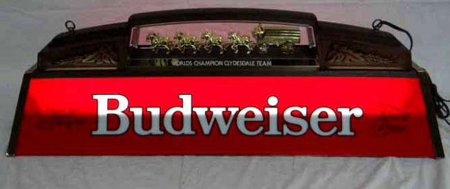Budweiser Pool Table Light : Lot 284