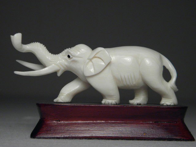 270: FOUR MINIATURE CARVED IVORY ANIMALS : Lot 270