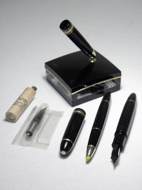 MONTBLANC FOUNTAIN PEN & HIGHLIGHTER DESK SET : Lot 410