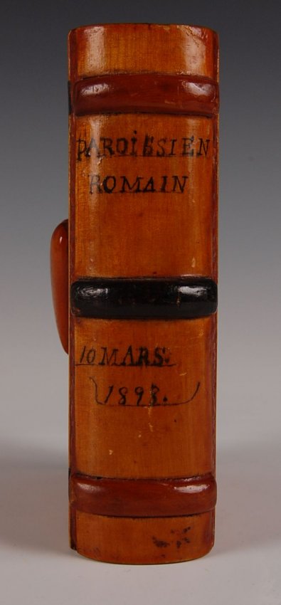 FOLK ART MARQUETRY SPRUCE GUM BOX W/ HEARTS : Lot 264