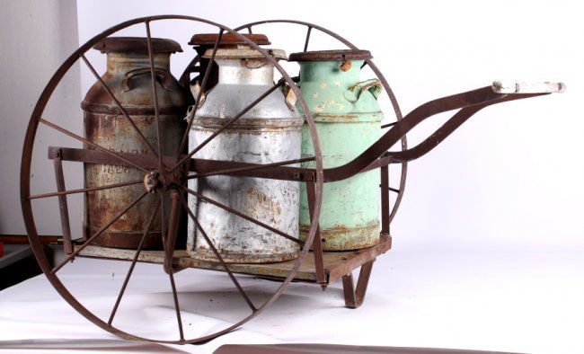 Antique Milk Cart : Lot 81
