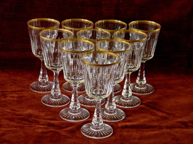 20 Gold Rimmed Crystal Glasses. 10 water goblets : Lot 162