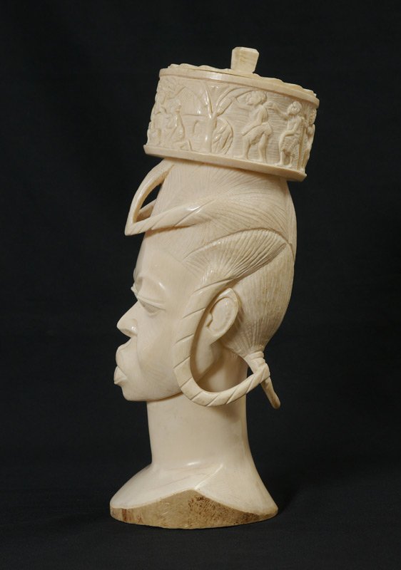 LARGE AFRICAN CARVED IVORY BUST OF WOMAN : Lot 1167