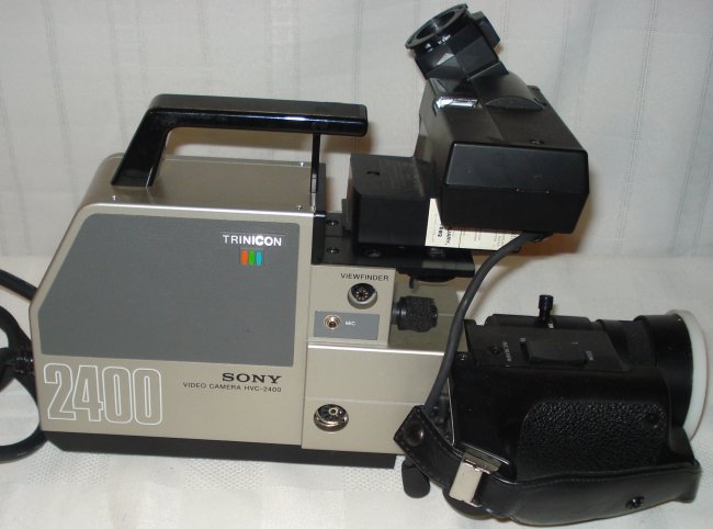 Sony Trinicon video camera : Lot 179