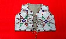 131 Cree Beaded Vest Floral Design Size Medium Goo : Lot 131
