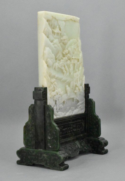 WHITE JADE TABLE SCREEN WITH GREEN JADE STAND : Lot 363