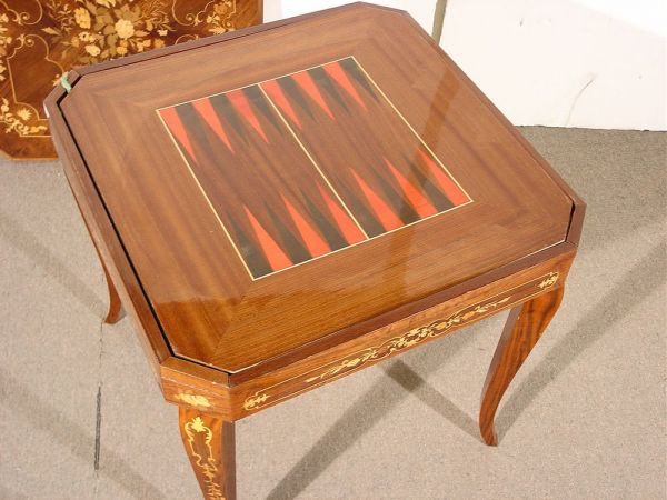 119: ITALIAN MARQUETRY INLAID AND LACQUERED GAME TABLE, : Lot 119