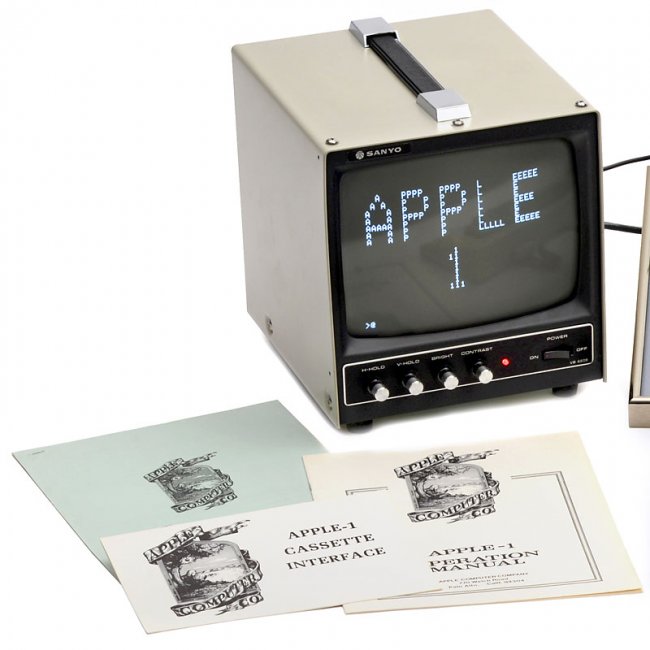 Original "Apple-1 Computer", 1976 : Lot 22