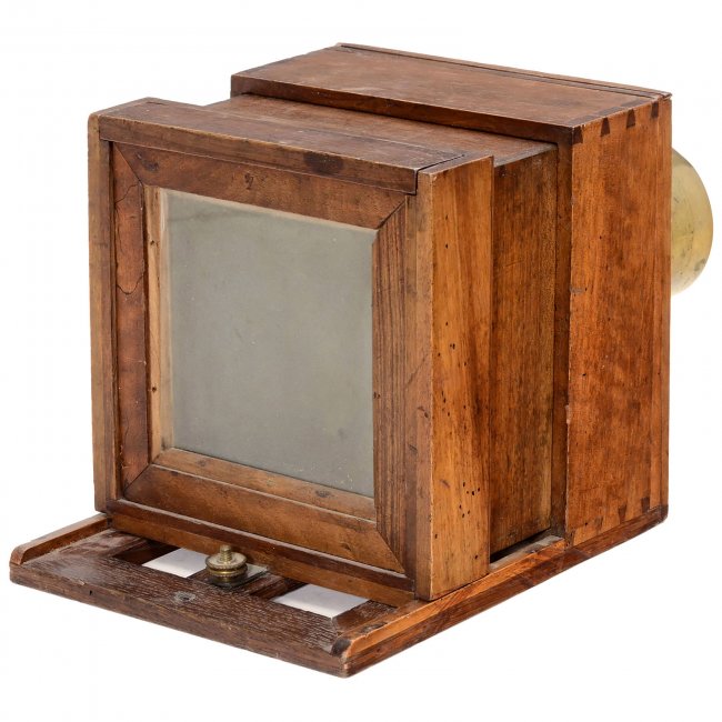 Wet-Plate Sliding-Box Camera, c. 1850–60 : Lot 644