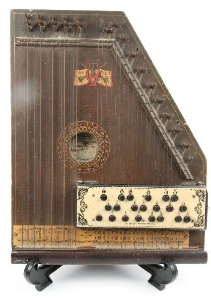 VINTAGE PARAMOUNT CONCERT HARP : Lot 1225