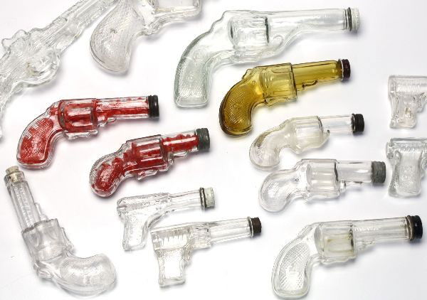 19 ANTIQUE GUN GLASS CANDY CONTAINERS : Lot 2244