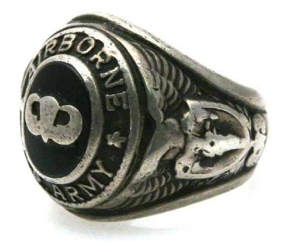 WWII ERA STERLING SILVER US ARMY AIRBORNE RING : Lot 6110