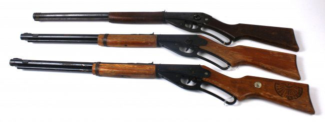 LOT OF THREE VINTAGE DAISY RED RYDER BB GUNS : Lot 3278