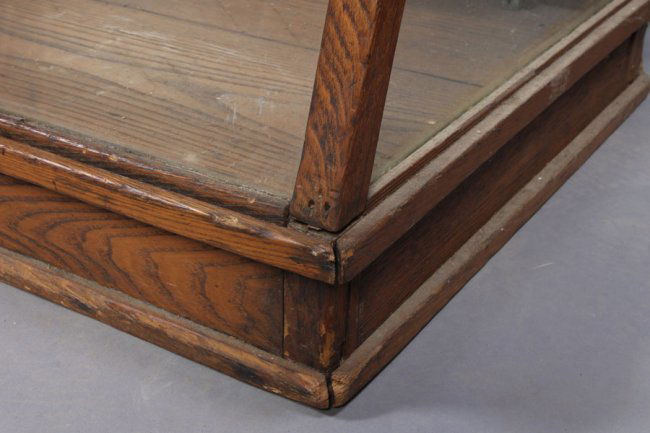 483: ANTIQUE OAK STORE DISPLAY CASE GLASS FRONT : Lot 483