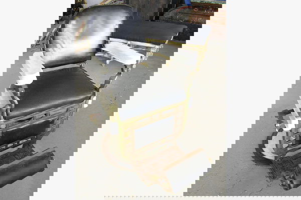 50136022: 3 STATION OAK BARBER SHOP BACK BAR COMPLETE W : Lot 50136022