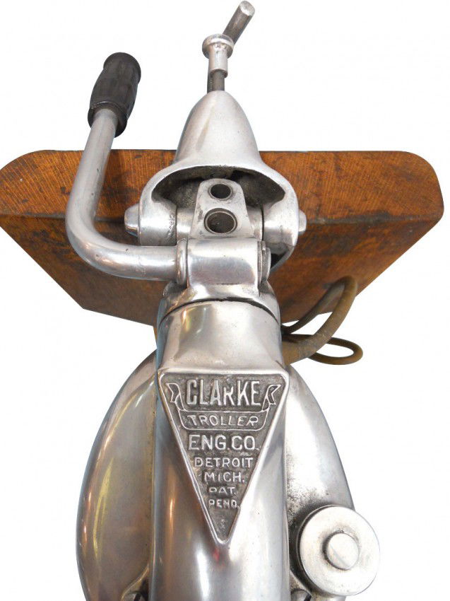 0573: Boat outboard motor w/stand, Clarke Troller Singl : Lot 573