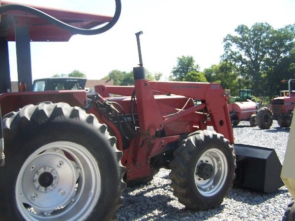 100: Case IH 895 4x4 Tractor w/ 2255 Loader & Reverser! : Lot 100