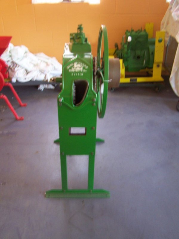 3116: John Deere Antique 1 Hole Corn Sheller Restored : Lot 3116