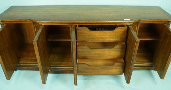 DREXEL HERITAGE SIDEBOARD : Lot 83A