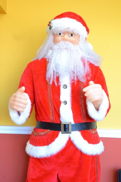 Life-Size Mechanical Santa Claus : Lot 329