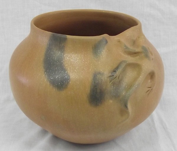 Taos Micaceous Lizard Pottery by Edna Romero : Lot 2019