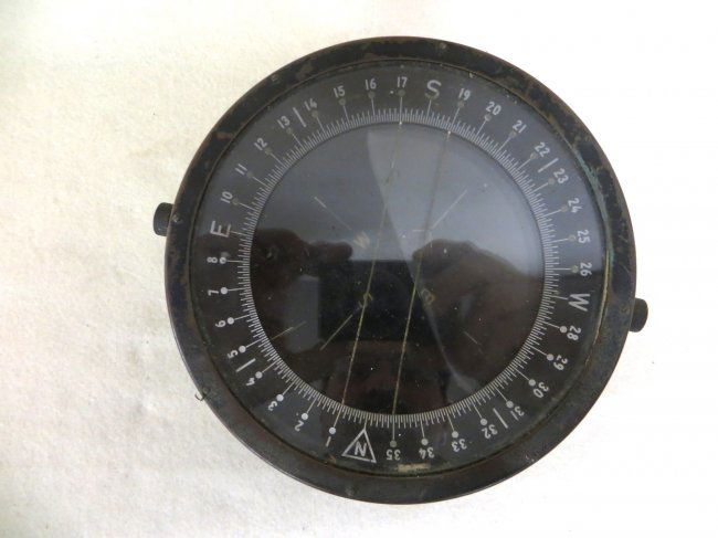 WWII US Army/Air Force bomber compass Type D12 made by : Lot 416