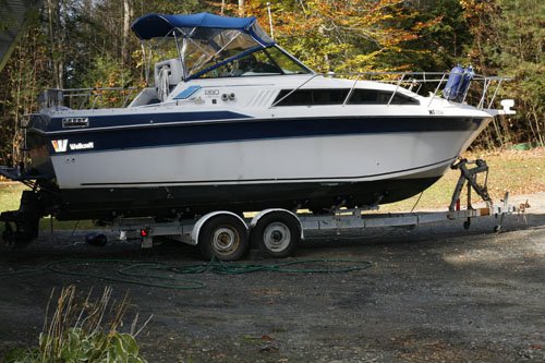 1108108: 27 FOOT WELLCRAFT CABIN CRUISER BOAT : Lot 1108108