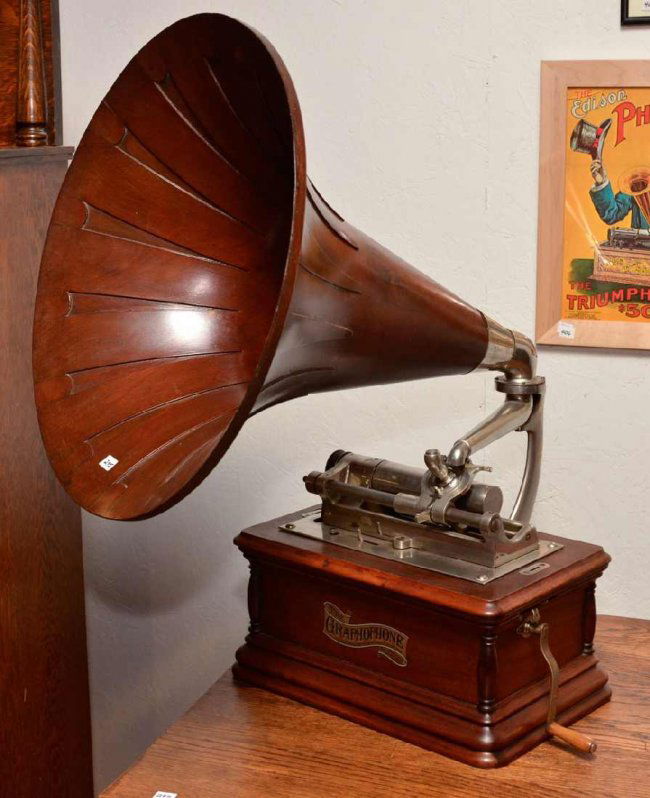 295: COLUMBIA GRAPHOPHONE MODEL BGT "NEW SOVEREIGN" CY : Lot 295