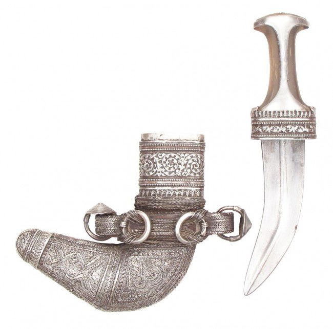 AN OMANI KHANJAR DAGGER : Lot 223