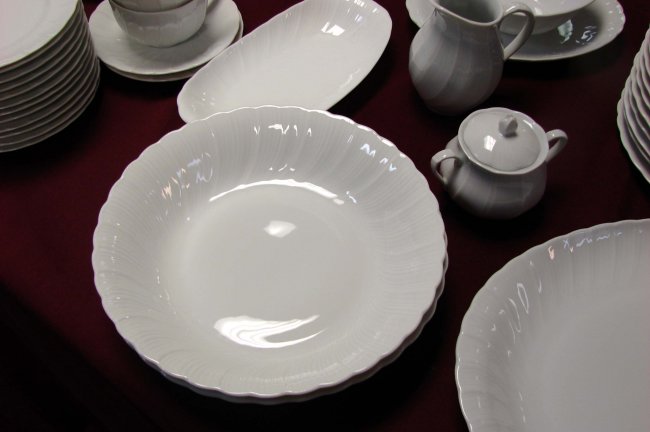 Limoges Bernardaud China Palm Pattern; svc. for 12 : Lot 102