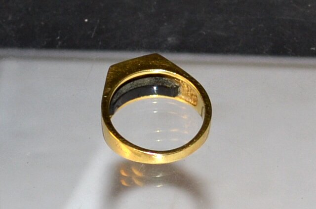 18kyg Black Coral & Diamond Ring Bernard Passman : Lot 7