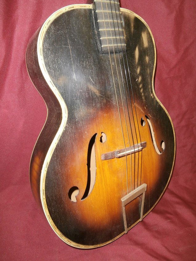 Vintage SS Stewart Guitar 6 String : Lot 29